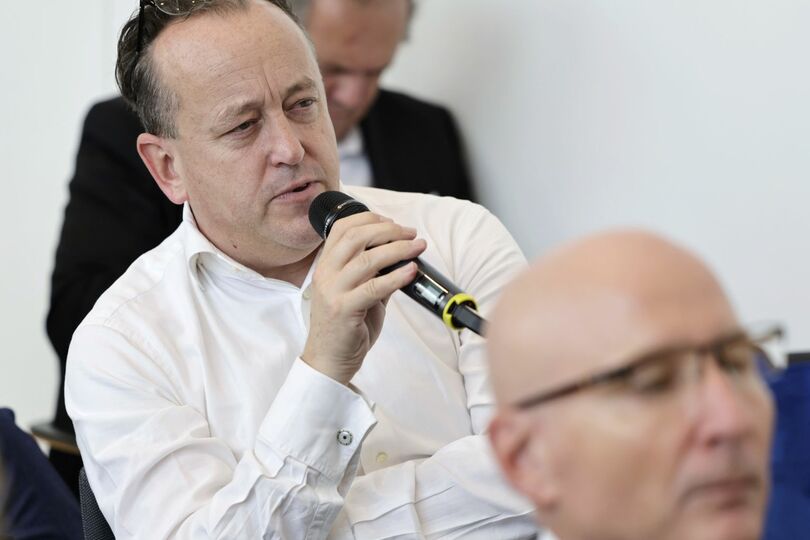 Intensive Wortbeiträge und Diskussionen rund um die Vorträge- Hier JUVE ...